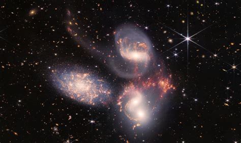 La NASA revela las primeras imágenes del telescopio Webb de un universo