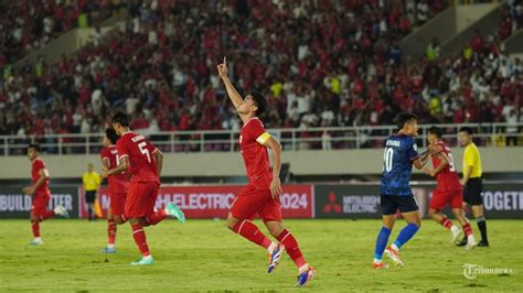 Hasil Timnas Indonesia Vs Laos Drama Enam Gol Bawa Garuda Ke Puncak