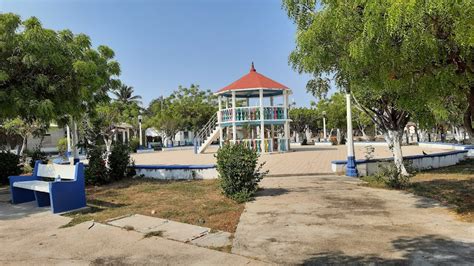 Parque De La Colonia Azteca En La Ciudad Azteca