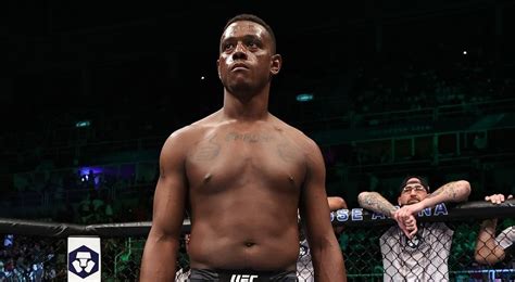 Alex Poatan na mira Jamahal Hill confirma recuperação de lesão e