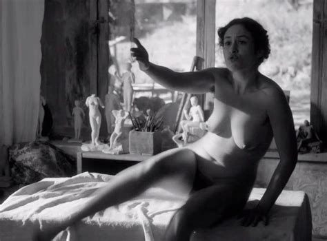 El explícito desnudo de Aida Folch en El Artista y la Modelo 2012