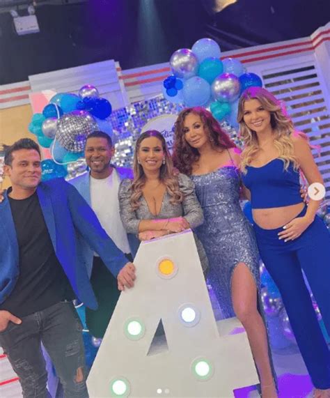 Brunella Horna Imita A Rihanna Con Ingobernable Look Total Blue Que