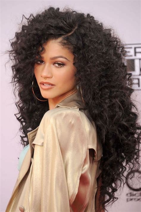 Coiffure Pour Cheveux Bouclés Coiffure cheveux bouclés crépus frisés