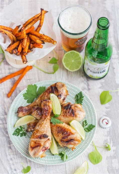 Pillons de poulet marinés et frites de légumes Recette à la bière