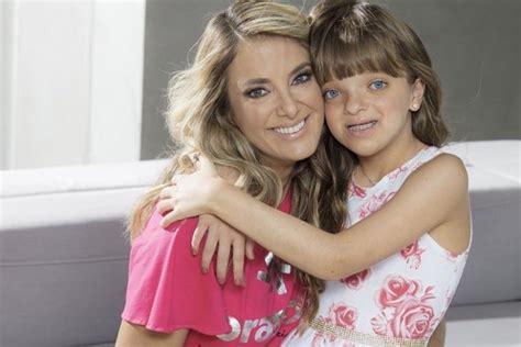 Ticiane Pinheiro revela nome da primeira filha César Tralli