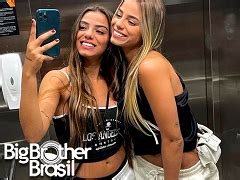 Key Alves e sua irmã gêmea Keyt Alves peladas no Onlyfans Videos Porno