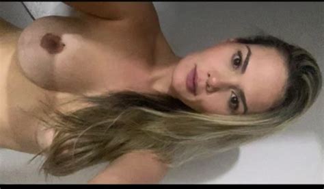 Caiu Na Net Doutora Dayane Transando Dois Amigos No Motel Video