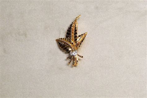 Broche or jaune diamants Antiquités Julie Schon Grandin