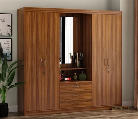 4 Doors Designer Wooden Wardrobe With Locker At Rs 950 Sq Ft In