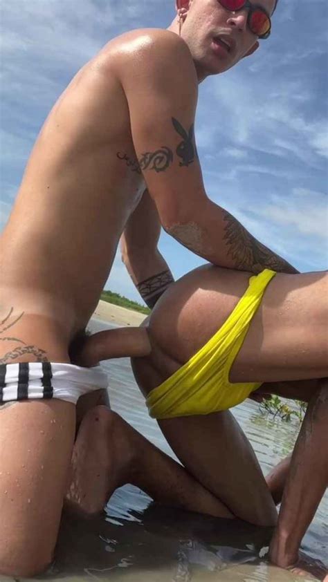 Follando Culo En La Playa Tema Gay Porno Sexo Fotos Xxx Machos Gay Pene