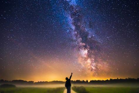 Noc Perseidów 2024 Gdzie znajdziesz najlepsze miejsca do obserwacji