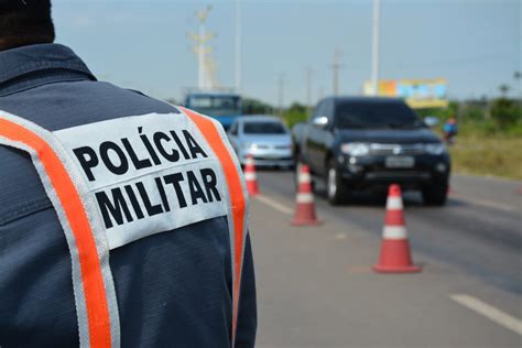 Polícia Militar detém homem por embriaguez ao volante na zona leste da