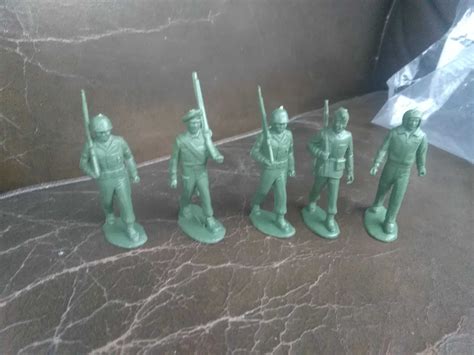 Żołnierzyki figurki prl Romanów OLX pl
