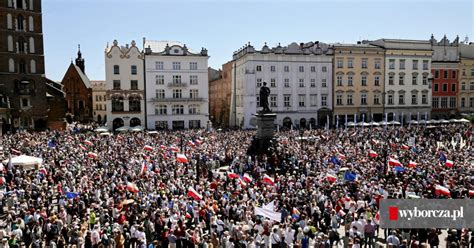 Marsz Wolności 4 czerwca w Krakowie Kilkanaście tysięcy ludzi ruszyło