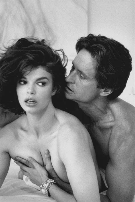 Jeanne Tripplehorn Michael Douglas Basic Instinct 1992 Paul