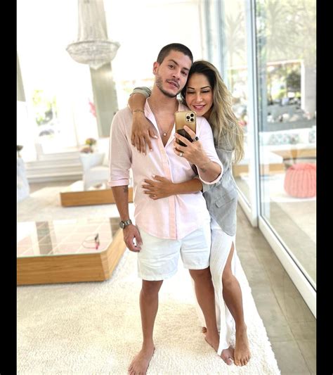 Foto Maíra Cardi e Arthur Aguiar não estão mais juntos o casal tem