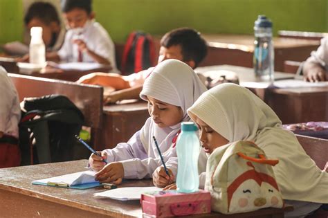 86 Contoh Kalimat Adjektiva Dalam Bahasa Indonesia Yang Baik Dan Benar
