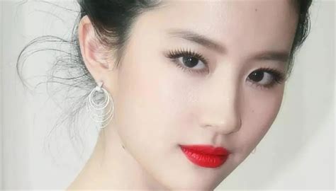 五种说话最犀利的女人面相 个性清高 尖酸刻薄 喜欢攻击别人 探秘志
