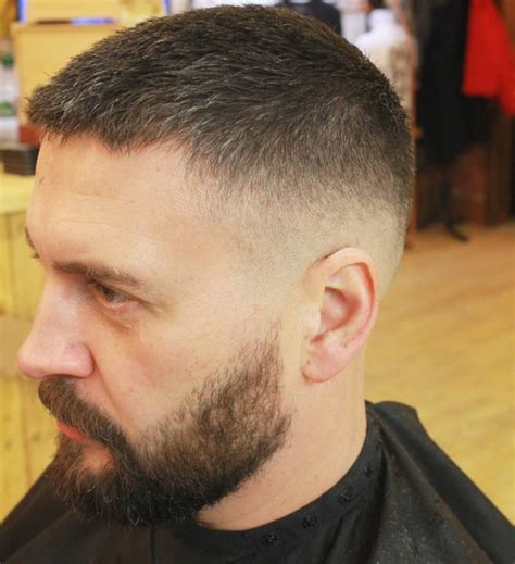 Cheveux Courts Hommes 2020 Voici 50 Coupes Tendances