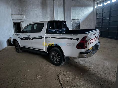 Toyota Hilux 2022 LEGEND DC 4x4 Pack Luxe Adrar Algérie