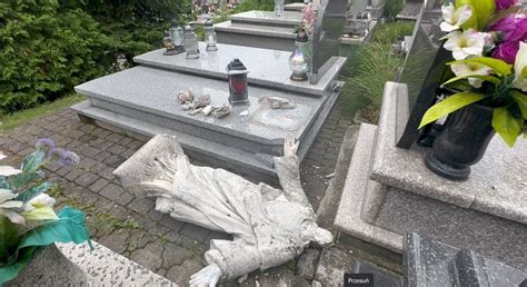 Skandal w Gorlicach Ktoś niszczy grobowce na cmentarzu komunalnym