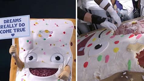 Pop Tarts Bowl Kansas State S First Edible Pop Tarts Mascot Sparks