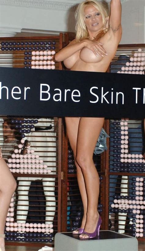 Pamela Anderson Topless 11 Photos Video The Sex Scene