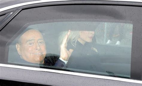 Berlusconi Dimesso Dal San Raffaele Dopo Giorni