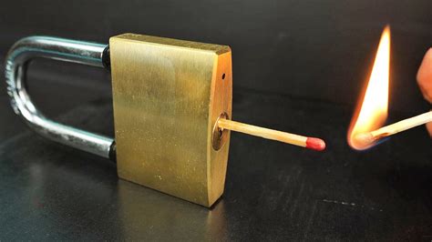 Façon folle d ouvrir une serrure sans clé Incroyables astuces d