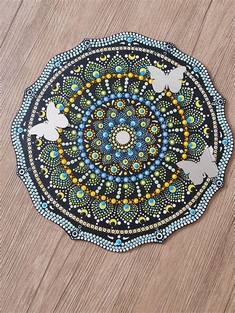 Pin By Heidi Eijk On Mandala Dot Painting And More Mandala Dots Dot