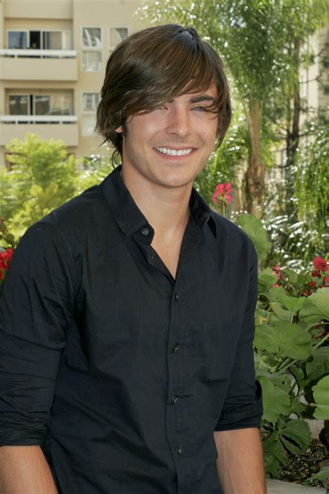 Apr 05 17 Again Press Conference 048 Efron Experience Photo
