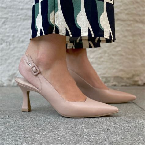 LODI Zapato nude tacón bajo JUCO
