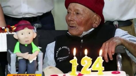 Abuelito festeja su cumpleaños 124 en Perú y sería el hombre de más