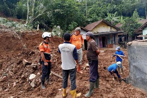 Cuaca Ekstrem Mengintai Jateng 2 Hari BMKG Minta Warga Di Daerah Ini