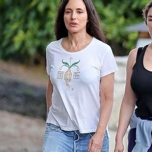Sexy Madeleine Stowe May Benben Take A Stroll In LA 11 Photos
