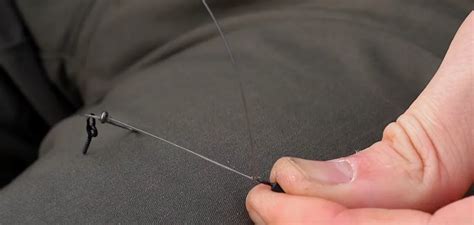 How To Tie The Hinge Stiff Rig For Carp Ad Quickbite