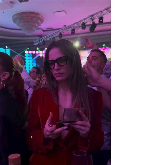 Serenay Sarıkaya evlenen eski sevgilisi Umut Evirgeni bu videoyla vurdu