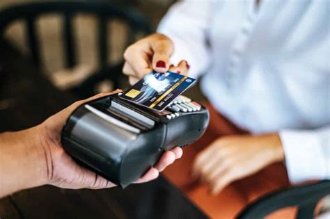 Płatność kartą blikiem jakie metody płatności powinna umożliwić