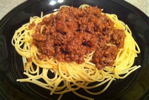 Macarrão carne moída e calabresa almoço delicioso e fácil Brasil