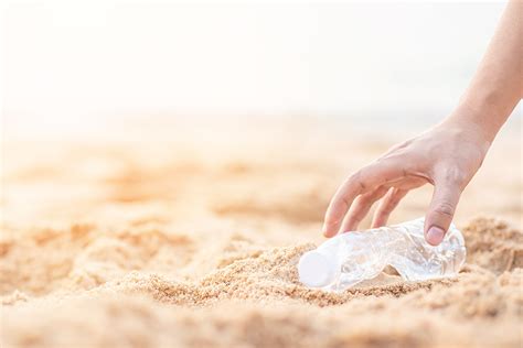Le Spiagge Italiane Sono Invase Dai Rifiuti