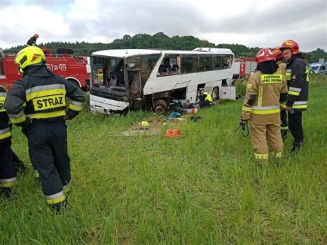 Wypadek autobusu szkolnego pod Tarnowem Są ranni Kurier Poranny