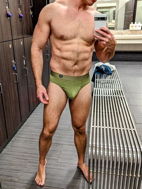Busy Gym But Nothing Can Hide This Bulge Nudes Maleunderwear Nude