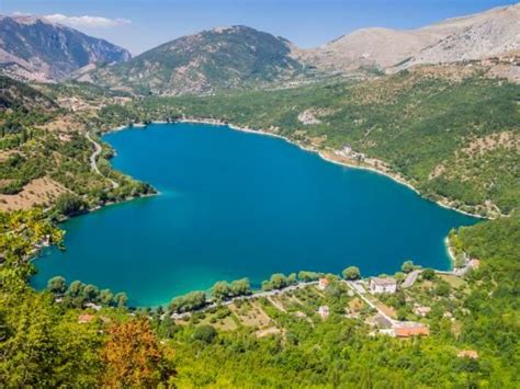 Lago Di Scanno Il Lago A Forma Di Cuore In Abruzzo Storia Cosa Fare E