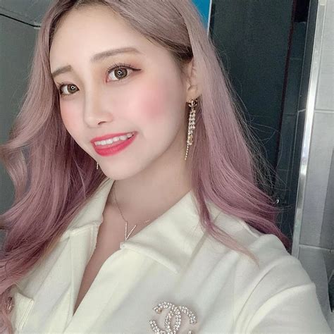 金发辣妹成熟气息爆发 美胸辣腰火辣勾人 亚洲美女 走过圣地