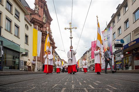 Fronleichnamsprozession In W Rzburg Am Donnerstag Juni Der