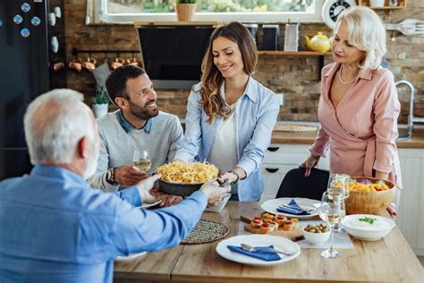 Escolha a mesa de jantar perfeita para sua casa Casa é melhor