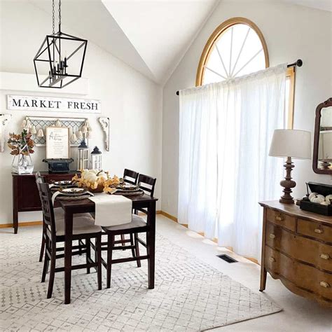 19 Vaulted Ceiling Lighting Ideas For Every Style