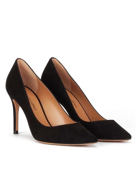 Zapatos negros de tacón y punta fina realizados en ante PURA LOPEZ