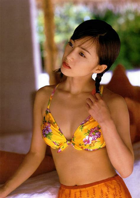 酒井法子 エロ画像51枚美乳おっぱい お宝パンチラや太もも 水着グラビアがセクシーでエロい パンチラぱんちら