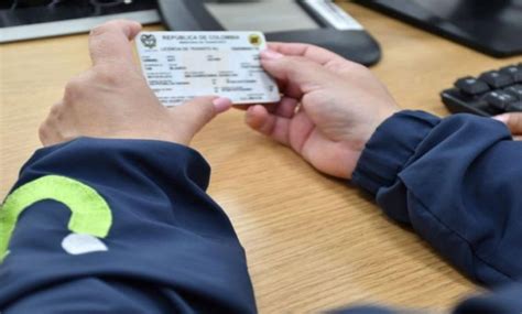 Dónde se debe hacer la renovación de la licencia de conducción
